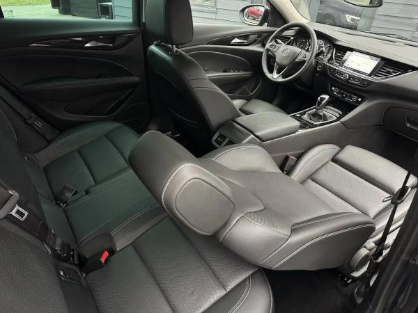 Opel Insignia 2020 in Jelgava, with an engine capacity of 1.50 L and mileage of 180 thousand km for 10850 €, photo 7 on AUTOMOTO.COM.LV