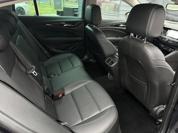 Opel Insignia 2020 in Jelgava, with an engine capacity of 1.50 L and mileage of 180 thousand km for 10850 €, photo 9 on AUTOMOTO.COM.LV