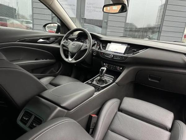 Opel Insignia 2020 in Jelgava, with an engine capacity of 1.50 L and mileage of 180 thousand km for 10850 €, photo 10 on AUTOMOTO.COM.LV