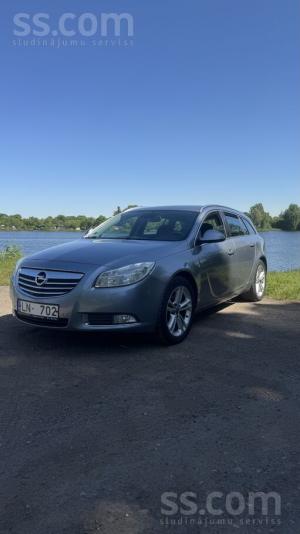 Opel Insignia 2009 in Riga, with an engine capacity of 2.00 L and mileage of 199 thousand km for 3250 €, photo 1 on AUTOMOTO.COM.LV