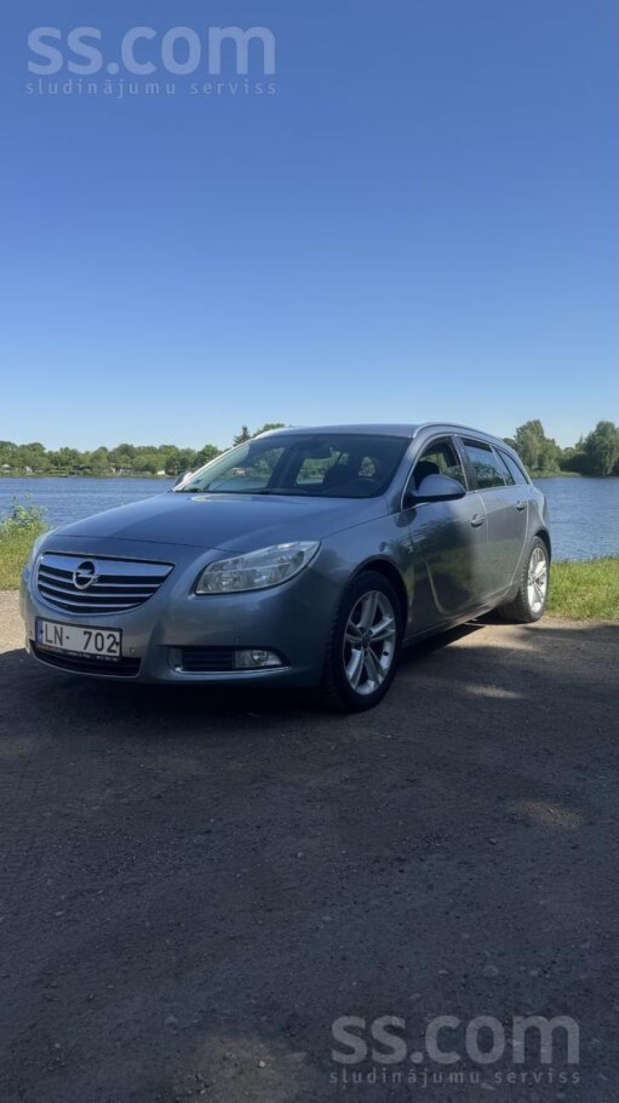 Opel Insignia 2009 in Riga, with an engine capacity of 2.00 L and mileage of 199 thousand km for 3250 €, photo 1 on AUTOMOTO.COM.LV