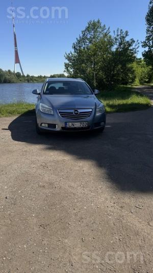 Opel Insignia 2009 in Riga, with an engine capacity of 2.00 L and mileage of 199 thousand km for 3250 €, photo 9 on AUTOMOTO.COM.LV