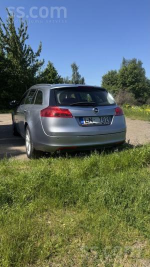 Opel Insignia 2009 in Riga, with an engine capacity of 2.00 L and mileage of 199 thousand km for 3250 €, photo 10 on AUTOMOTO.COM.LV