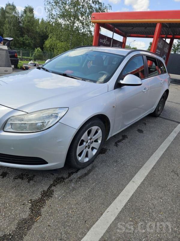 Opel Insignia 2009 in Daugavpils, with an engine capacity of 2.00 L and mileage of 373 thousand km for 6190 €, photo 4 on AUTOMOTO.COM.LV