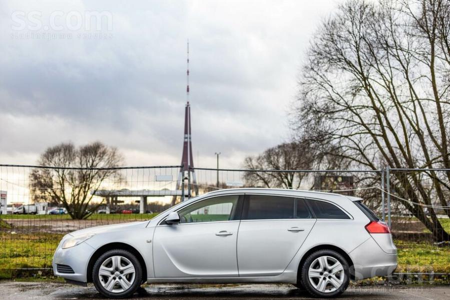 Opel Insignia 2009 in Riga, with an engine capacity of 2.00 L and mileage of 328 thousand km for 2990 €, photo 4 on AUTOMOTO.COM.LV