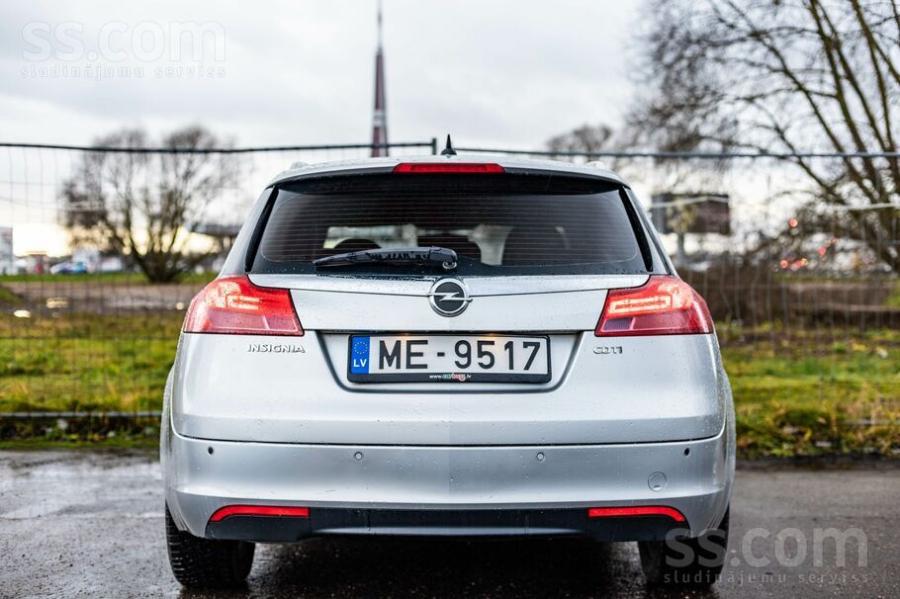 Opel Insignia 2009 in Riga, with an engine capacity of 2.00 L and mileage of 328 thousand km for 2990 €, photo 8 on AUTOMOTO.COM.LV