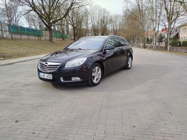Opel Insignia 2009 in Siauliai, with an engine capacity of 2.00 L and mileage of 1 thousand km for 2050 €, photo 1 on AUTOMOTO.COM.LV