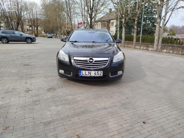 Opel Insignia 2009 in Siauliai, with an engine capacity of 2.00 L and mileage of 1 thousand km for 2050 €, photo 2 on AUTOMOTO.COM.LV