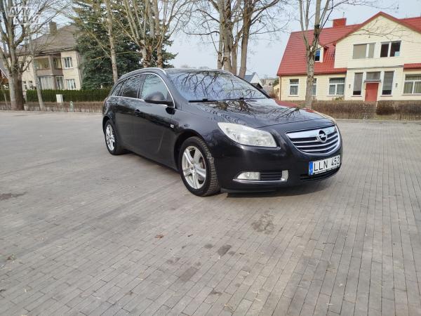 Opel Insignia 2009 in Siauliai, with an engine capacity of 2.00 L and mileage of 1 thousand km for 2050 €, photo 3 on AUTOMOTO.COM.LV