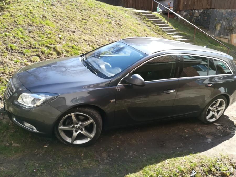 Opel Insignia 2009 in Vilnius, with an engine capacity of 2.00 L and mileage of 260 thousand km for 2850 €, photo 1 on AUTOMOTO.COM.LV