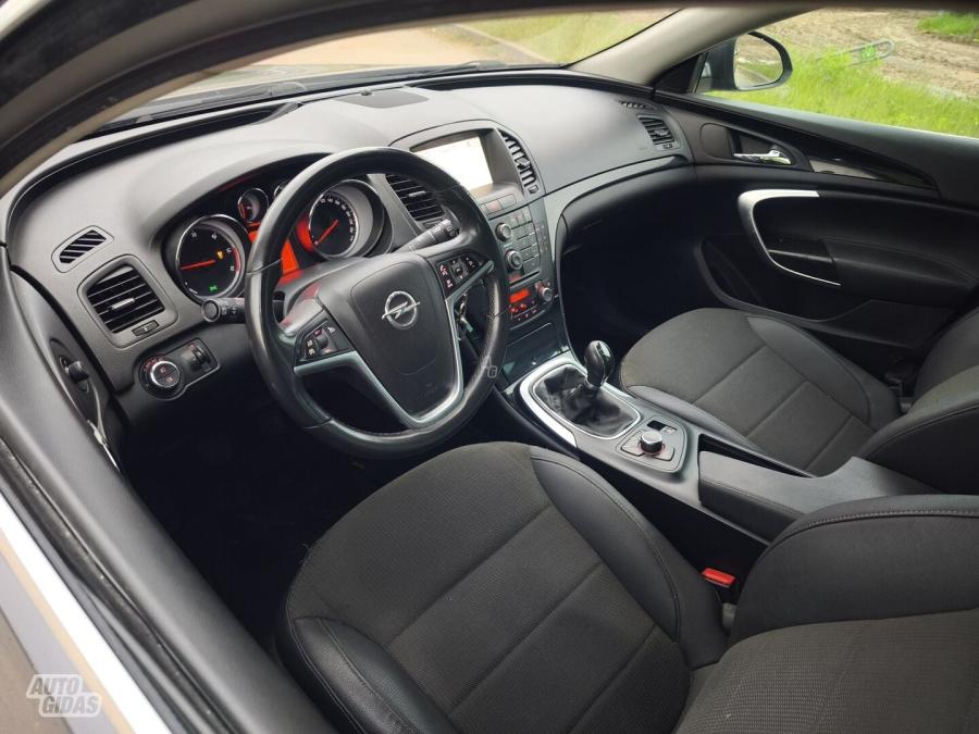 Opel Insignia 2009 in Vilnius, with an engine capacity of 2.00 L and mileage of 263 thousand km for 1600 €, photo 11 on AUTOMOTO.COM.LV