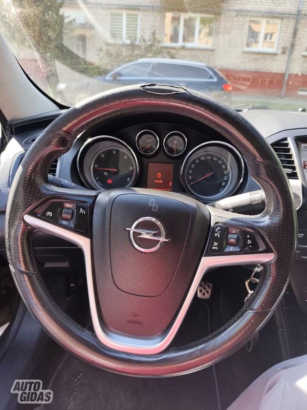 Opel Insignia 2009 in Panevezys, with an engine capacity of 2.00 L and mileage of 285 thousand km for 2500 €, photo 1 on AUTOMOTO.COM.LV