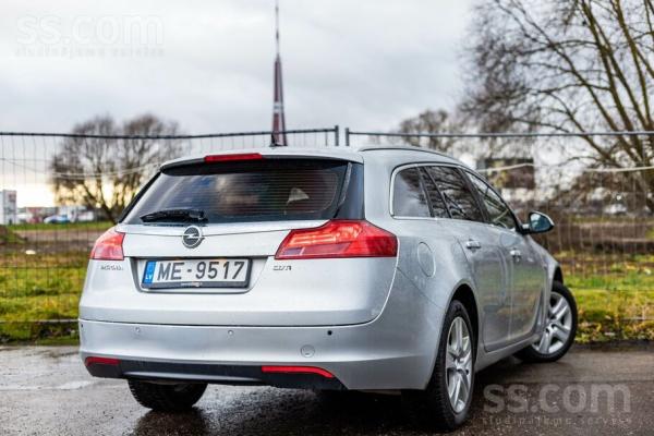 Opel Insignia 2009 in Riga, with an engine capacity of 2.00 L and mileage of 328 thousand km for 3390 €, photo 7 on AUTOMOTO.COM.LV