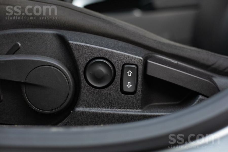 Opel Insignia 2009 Rīga, ar dzinēja tilpumu 2.00 L un nobraukumu 328 tūkst. km par 3390 €, foto 14 vietnē AUTOMOTO.COM.LV