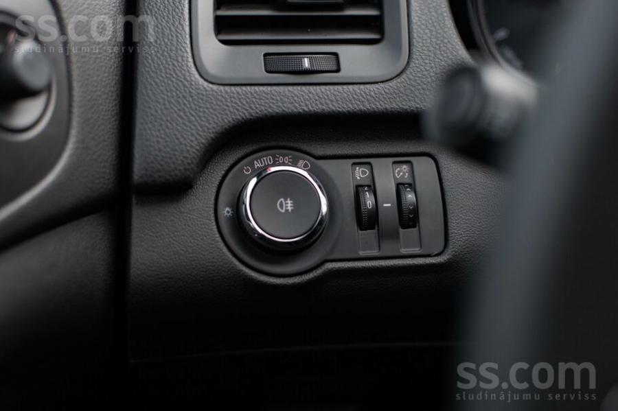 Opel Insignia 2009 Rīga, ar dzinēja tilpumu 2.00 L un nobraukumu 328 tūkst. km par 3390 €, foto 16 vietnē AUTOMOTO.COM.LV