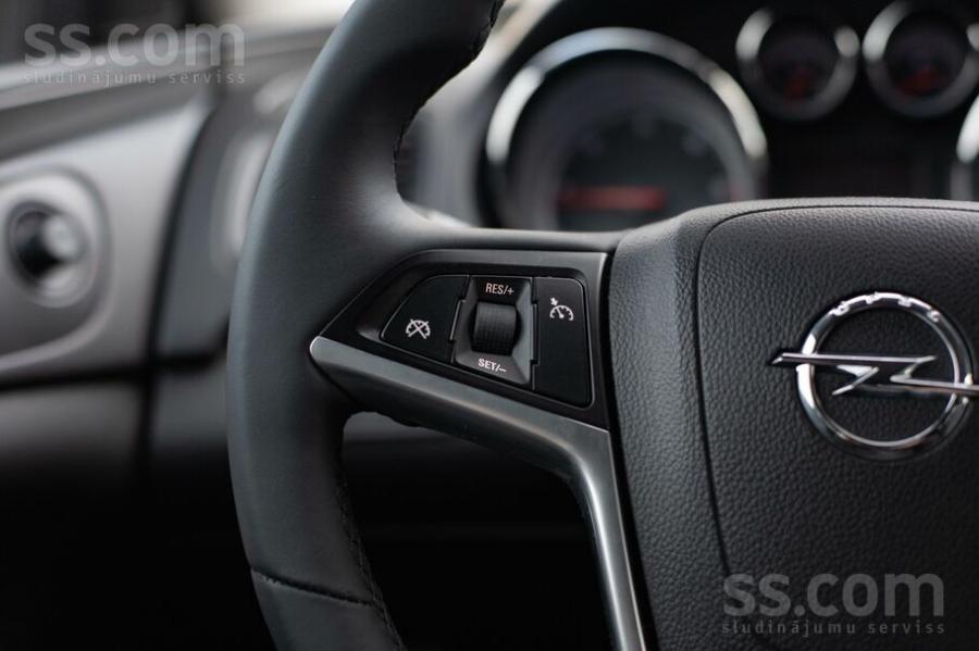 Opel Insignia 2009 Rīga, ar dzinēja tilpumu 2.00 L un nobraukumu 328 tūkst. km par 3390 €, foto 17 vietnē AUTOMOTO.COM.LV