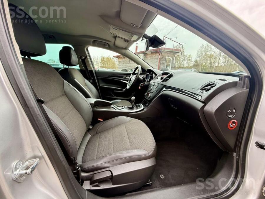 Opel Insignia 2009 in Riga, with an engine capacity of 2.00 L and mileage of 0 thousand km for 3450 €, photo 13 on AUTOMOTO.COM.LV