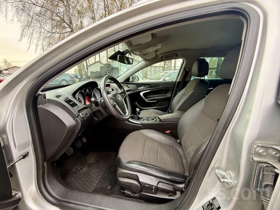 Opel Insignia 2009 in Riga, with an engine capacity of 2.00 L and mileage of 0 thousand km for 3450 €, photo 14 on AUTOMOTO.COM.LV