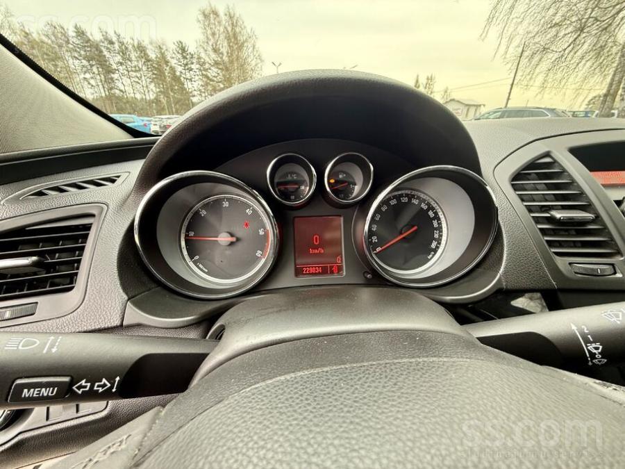 Opel Insignia 2009 in Riga, with an engine capacity of 2.00 L and mileage of 0 thousand km for 3450 €, photo 18 on AUTOMOTO.COM.LV