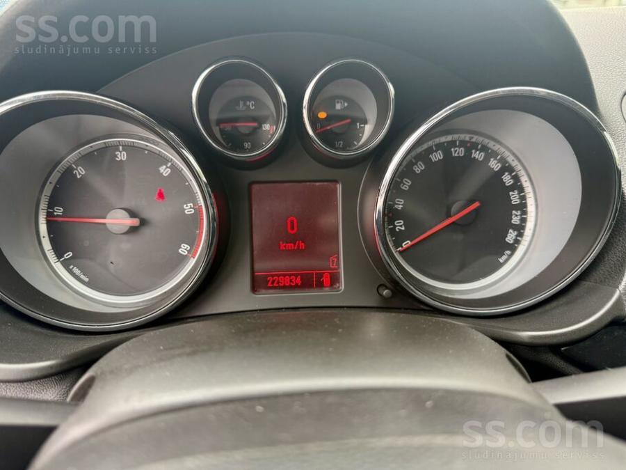 Opel Insignia 2009 in Riga, with an engine capacity of 2.00 L and mileage of 0 thousand km for 3450 €, photo 19 on AUTOMOTO.COM.LV