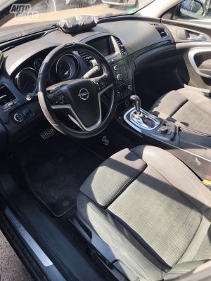 Opel Insignia 2009 in Panevezys, with an engine capacity of 2.00 L and mileage of 285 thousand km for 2100 €, photo 4 on AUTOMOTO.COM.LV