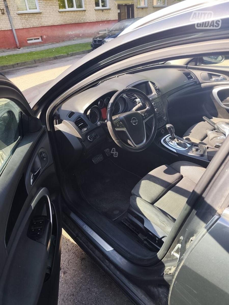 Opel Insignia 2009 in Panevezys, with an engine capacity of 2.00 L and mileage of 285 thousand km for 2100 €, photo 8 on AUTOMOTO.COM.LV