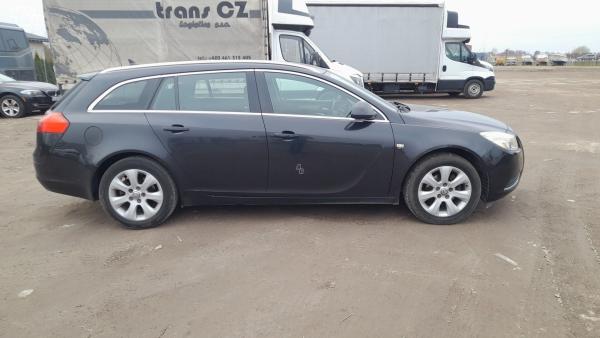 Opel Insignia 2009 in Kaunas, with an engine capacity of 2.00 L and mileage of 310 thousand km for 1700 €, photo 3 on AUTOMOTO.COM.LV