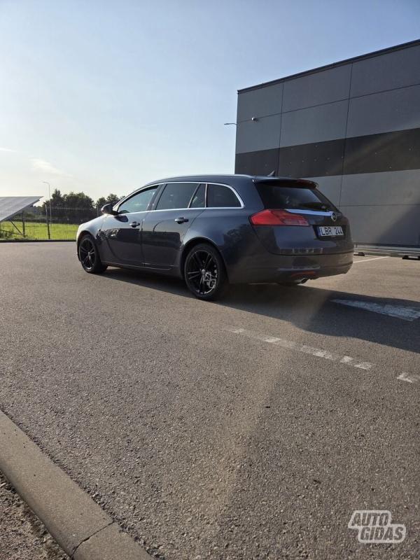 Opel Insignia 2009 in Silute, with an engine capacity of 2.00 L and mileage of 295 thousand km for 3200 €, photo 9 on AUTOMOTO.COM.LV