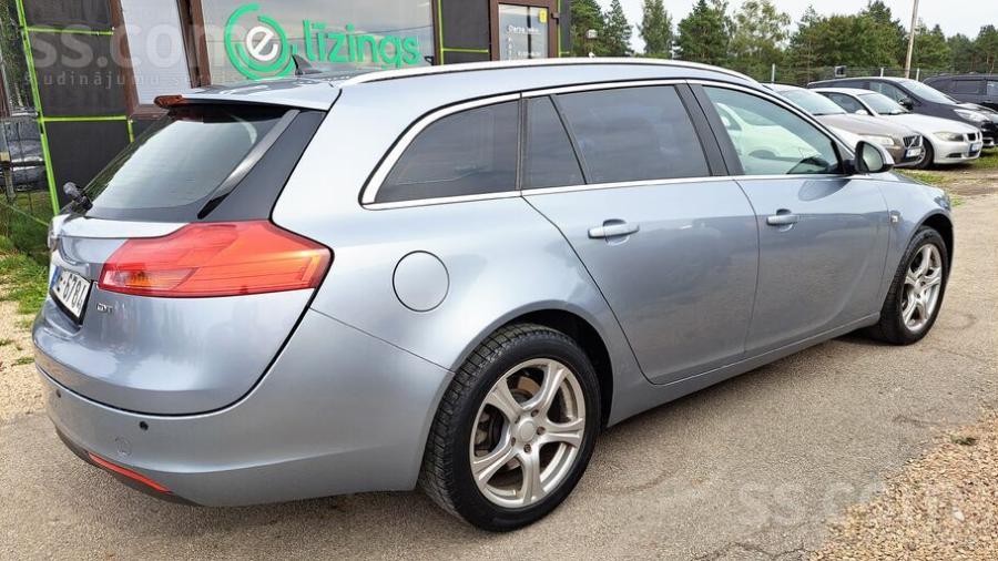 Opel Insignia 2009 in Riga, with an engine capacity of 2.00 L and mileage of 266 thousand km for 1790 €, photo 3 on AUTOMOTO.COM.LV