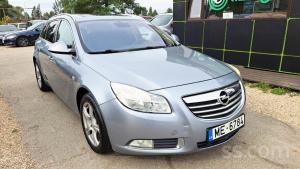 Opel Insignia 2009 in Riga, with an engine capacity of 2.00 L and mileage of 266 thousand km for 1790 €, photo 4 on AUTOMOTO.COM.LV