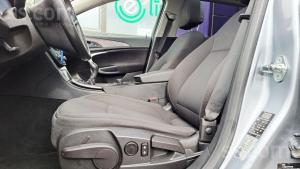 Opel Insignia 2009 in Riga, with an engine capacity of 2.00 L and mileage of 266 thousand km for 1790 €, photo 7 on AUTOMOTO.COM.LV