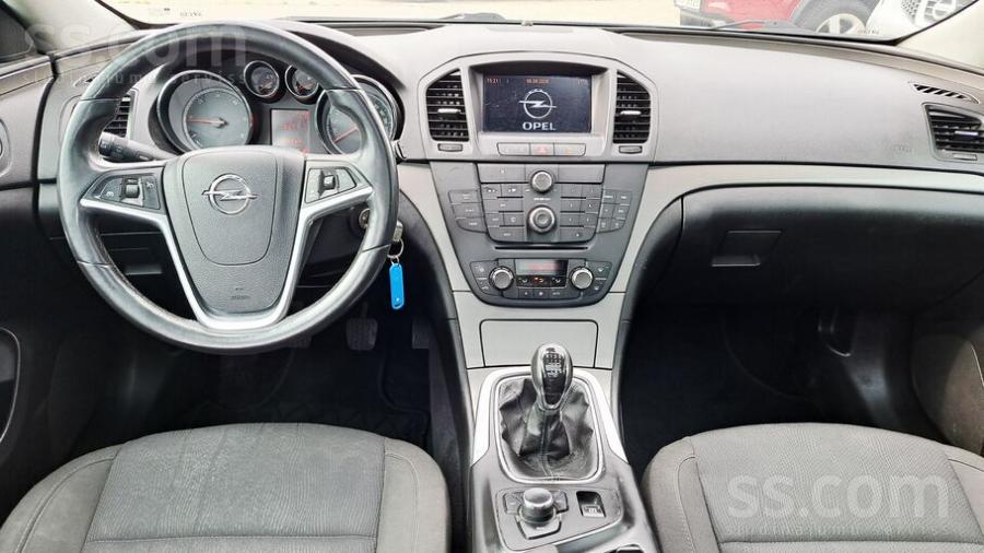 Opel Insignia 2009 in Riga, with an engine capacity of 2.00 L and mileage of 266 thousand km for 1790 €, photo 8 on AUTOMOTO.COM.LV