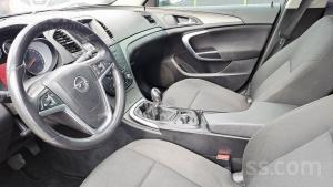 Opel Insignia 2009 in Riga, with an engine capacity of 2.00 L and mileage of 266 thousand km for 1790 €, photo 9 on AUTOMOTO.COM.LV
