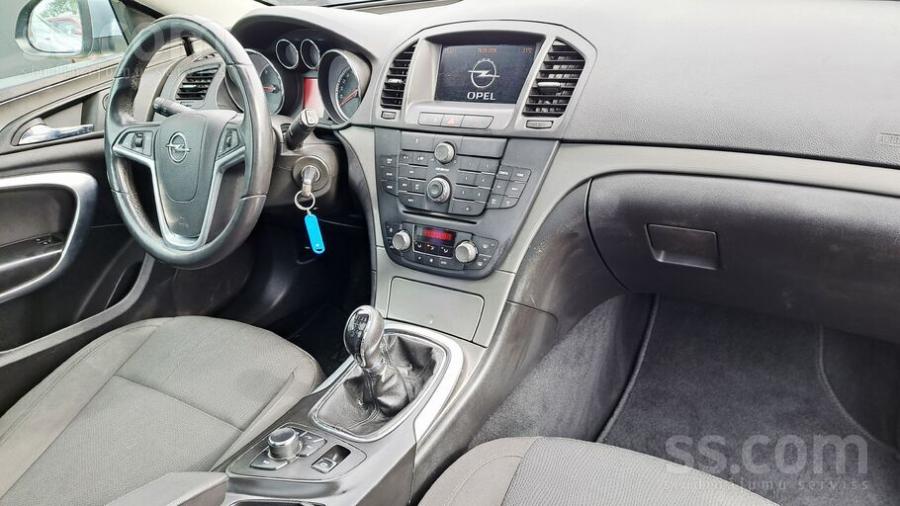 Opel Insignia 2009 in Riga, with an engine capacity of 2.00 L and mileage of 266 thousand km for 1790 €, photo 12 on AUTOMOTO.COM.LV