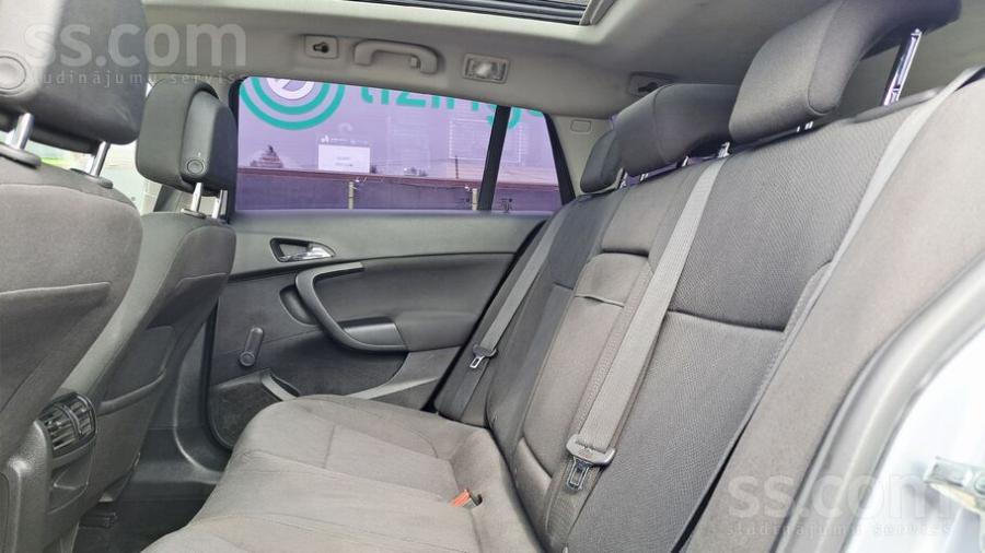 Opel Insignia 2009 in Riga, with an engine capacity of 2.00 L and mileage of 266 thousand km for 1790 €, photo 13 on AUTOMOTO.COM.LV