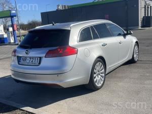 Opel Insignia 2010 in Riga, with an engine capacity of 2.00 L and mileage of 260 thousand km for 3450 €, photo 2 on AUTOMOTO.COM.LV