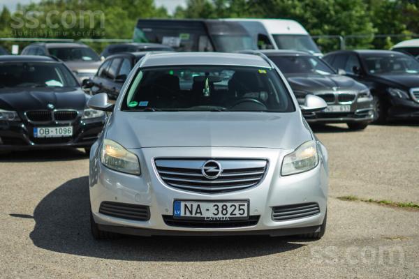 Opel Insignia 2010 in Liepaja, with an engine capacity of 2.00 L and mileage of 324 thousand km for 2900 €, photo 2 on AUTOMOTO.COM.LV