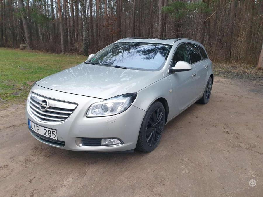 Opel Insignia 2010 in Vilnius, with an engine capacity of 2.80 L and mileage of 224 thousand km for 3200 €, photo 1 on AUTOMOTO.COM.LV
