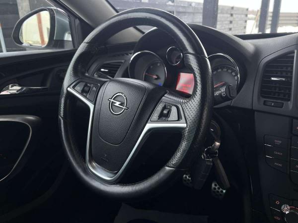 Opel Insignia 2010 in Kretinga, with an engine capacity of 1.96 L and mileage of 270 thousand km for 4500 €, photo 8 on AUTOMOTO.COM.LV