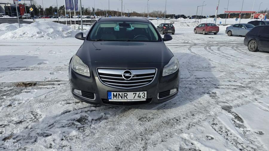 Opel Insignia 2010 in Vilnius, with an engine capacity of 2.00 L and mileage of 251 thousand km for 2800 €, photo 2 on AUTOMOTO.COM.LV