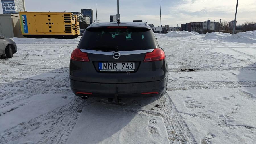 Opel Insignia 2010 in Vilnius, with an engine capacity of 2.00 L and mileage of 251 thousand km for 2800 €, photo 3 on AUTOMOTO.COM.LV