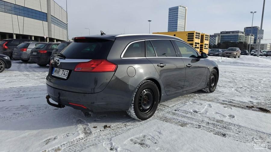 Opel Insignia 2010 in Vilnius, with an engine capacity of 2.00 L and mileage of 251 thousand km for 2800 €, photo 4 on AUTOMOTO.COM.LV