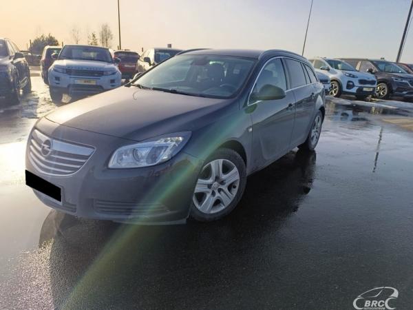 Opel Insignia 2010 in Vilnius, with an engine capacity of 1.96 L and mileage of 365 thousand km for 2700 €, photo 1 on AUTOMOTO.COM.LV