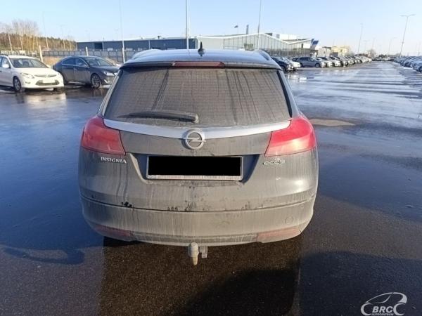 Opel Insignia 2010 in Vilnius, with an engine capacity of 1.96 L and mileage of 365 thousand km for 2700 €, photo 4 on AUTOMOTO.COM.LV