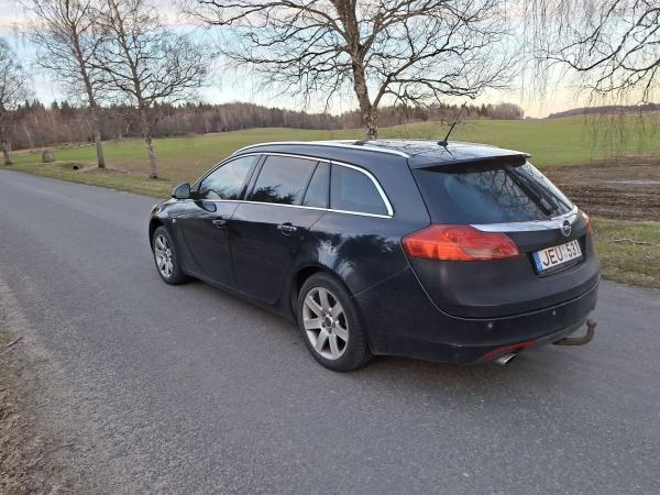 Opel Insignia 2010 in Silale, with an engine capacity of 2.00 L and mileage of 300 thousand km for 1500 €, photo 8 on AUTOMOTO.COM.LV