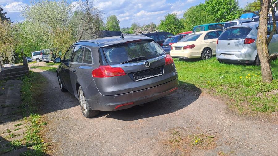 Opel Insignia 2010 in Vilnius, with an engine capacity of 2.00 L and mileage of 289 thousand km for 2750 €, photo 4 on AUTOMOTO.COM.LV