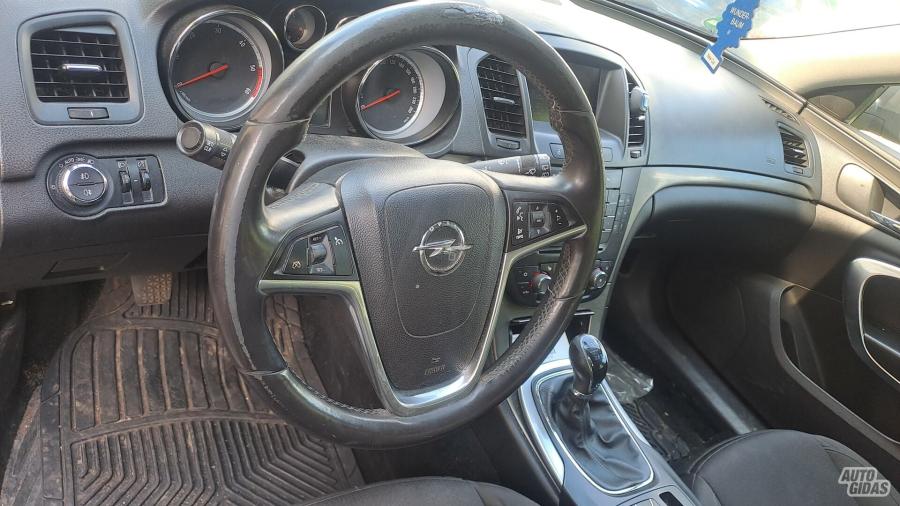 Opel Insignia 2010 in Vilnius, with an engine capacity of 2.00 L and mileage of 289 thousand km for 2750 €, photo 12 on AUTOMOTO.COM.LV