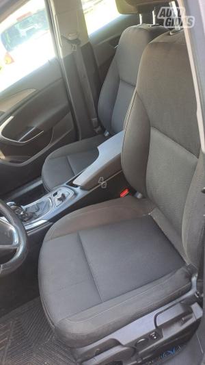 Opel Insignia 2010 in Vilnius, with an engine capacity of 2.00 L and mileage of 289 thousand km for 2750 €, photo 13 on AUTOMOTO.COM.LV