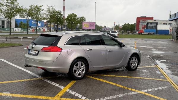 Opel Insignia 2010 in Siauliai, with an engine capacity of 2.00 L and mileage of 260 thousand km for 1650 €, photo 5 on AUTOMOTO.COM.LV