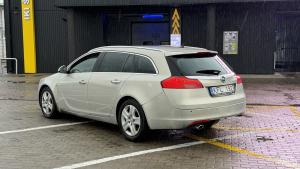Opel Insignia 2010 in Siauliai, with an engine capacity of 2.00 L and mileage of 260 thousand km for 1650 €, photo 7 on AUTOMOTO.COM.LV